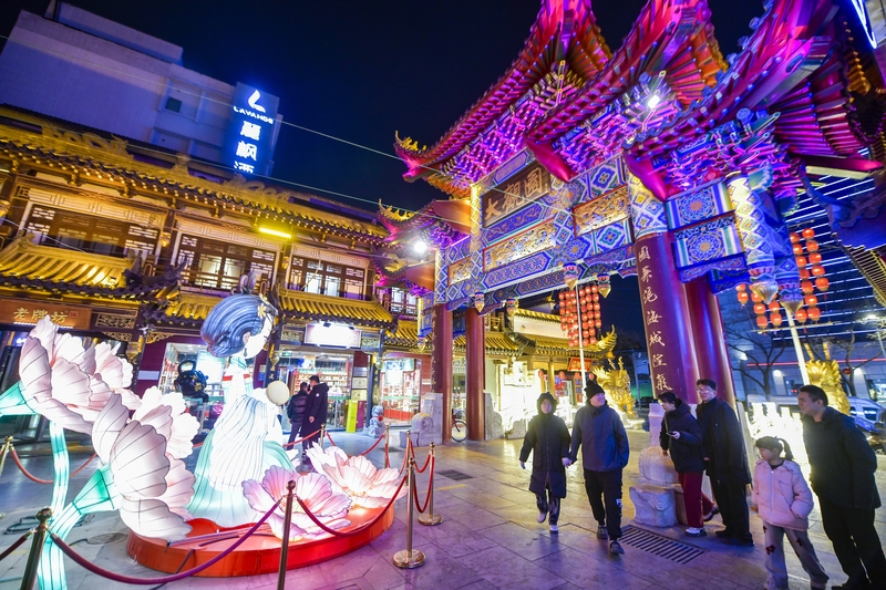 Jinan attractions light up for Spring Festival_news_english_QiluNet